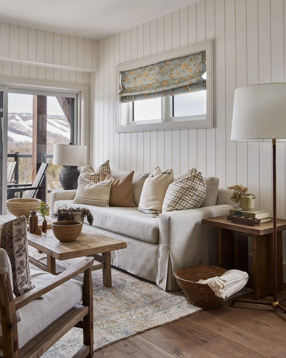 When To Match vs Mismatch Lamps In The Same Room - Nadine Stay