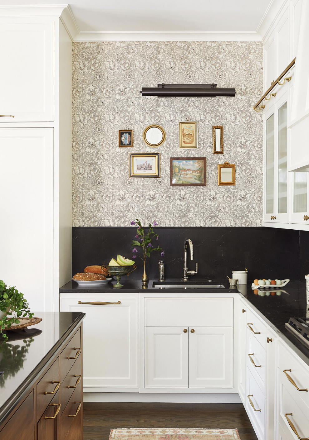 The Pros & Cons Of Quartz Countertops | A Complete Care Guide - Nadine Stay