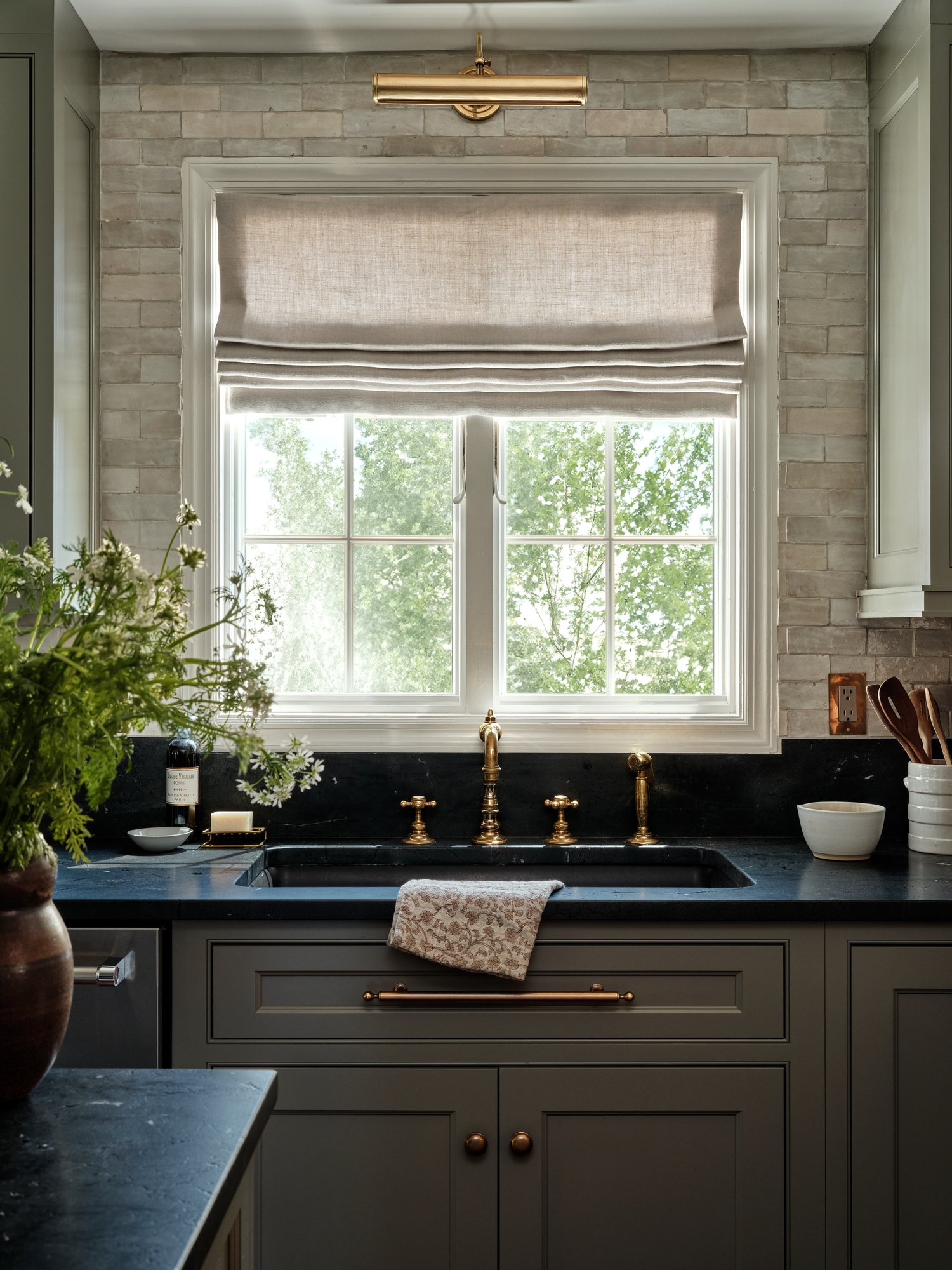 Quartzite Countertops: Pros, Cons, & Care Needs Of Quartzite - Nadine Stay